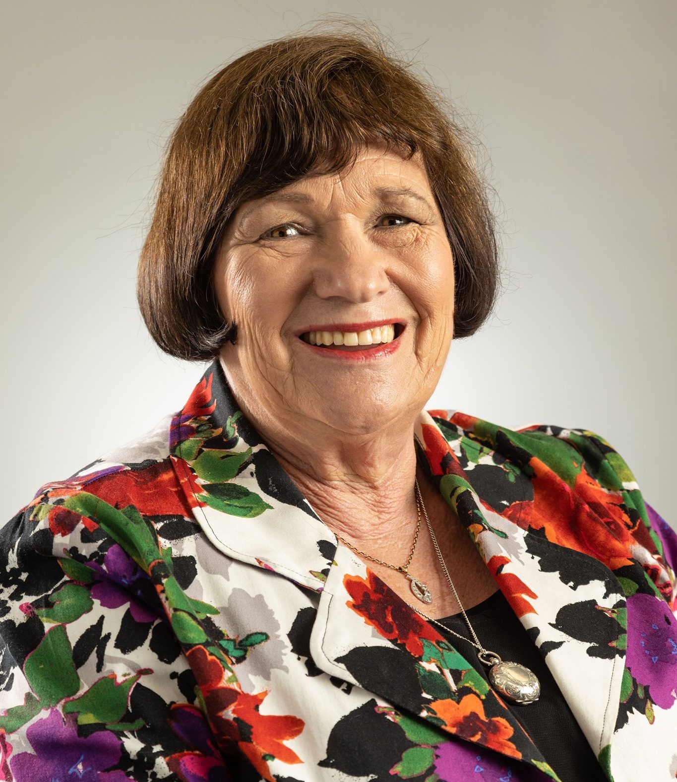 Jan White receives Queen's Service Medal - Alzheimers New Zealand